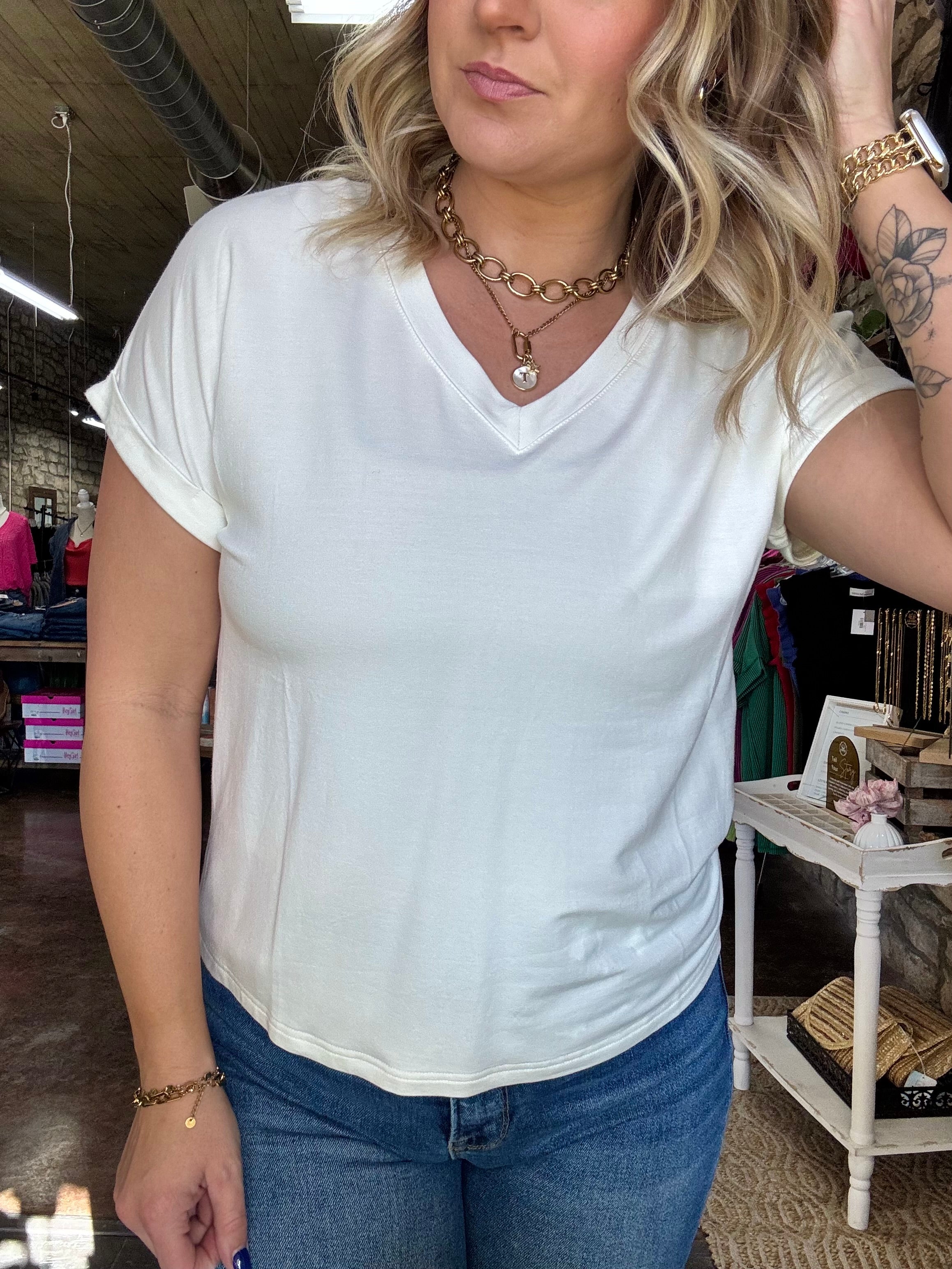 V-Neck Tee Off White – Switch Salon, Spa, & Boutique